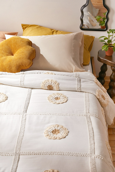 Dorthy Crochet Comforter | Urban Outfitters