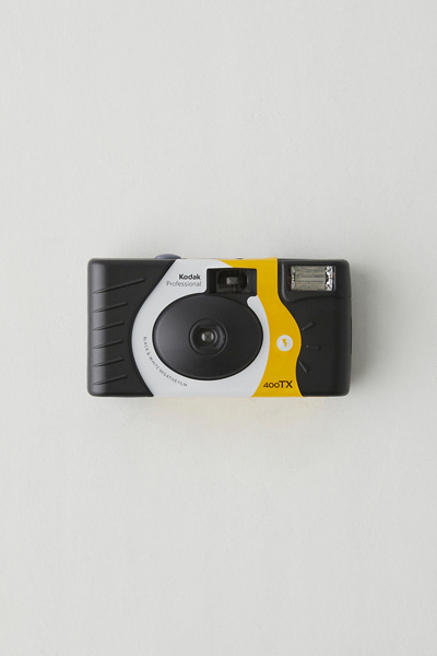 Kodak Tri-X 400 Single-Use Flash Camera | Urban Outfitters
