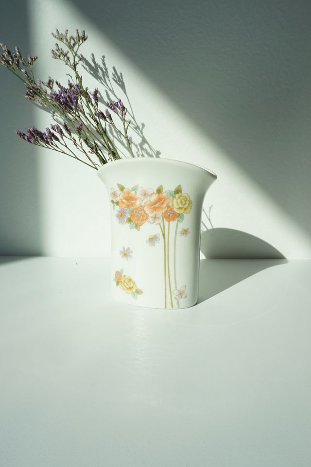Vintage Floral Bouquet Fan Vase | Urban Outfitters