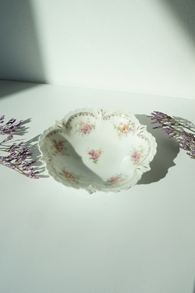 Vintage Dreamy Flower Catch-all | Urban Outfitters