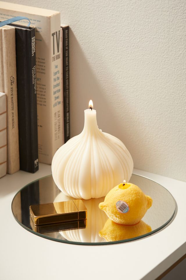 Yui Brooklyn Big Garlic Shaped Candle | Urban Outfitters