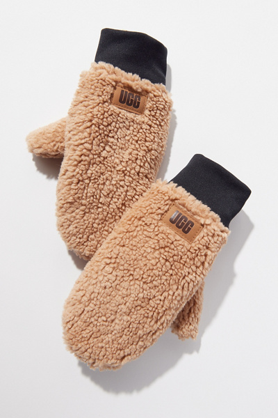 UGG Sherpa Mitten | Urban Outfitters Canada