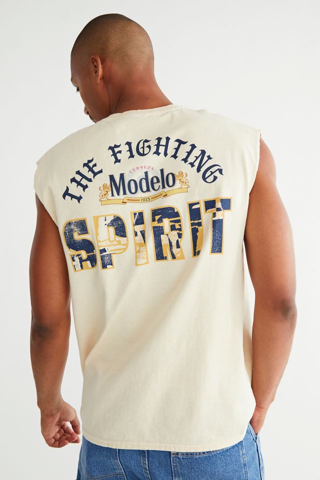 Modelo The Fighting Spirit Muscle Tee | Urban Outfitters