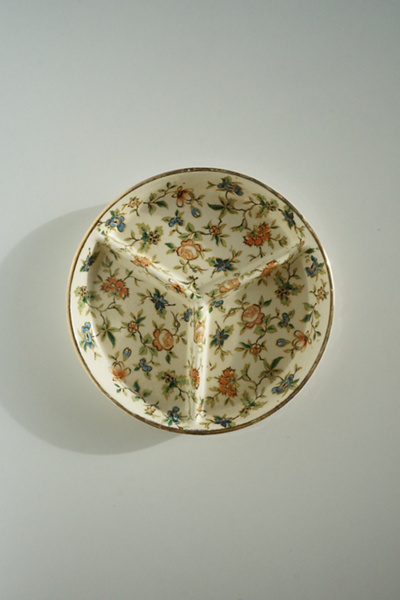 Vintage Divided Flower Catch-all | Urban Outfitters