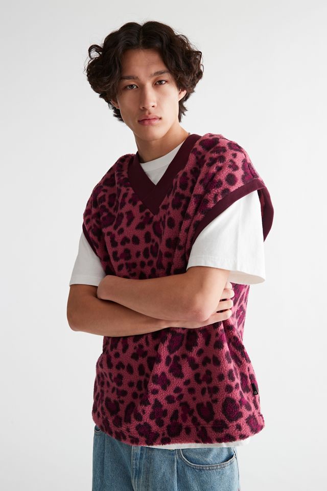 UO Franky Cozy Fleece Sweater Vest | Urban Outfitters Canada