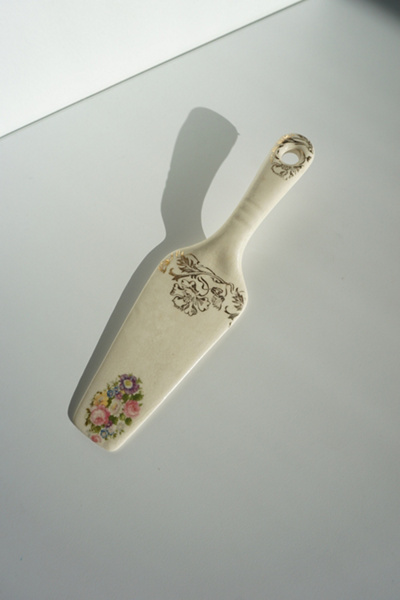 Vintage Ceramic Cake Server | Urban Outfitters