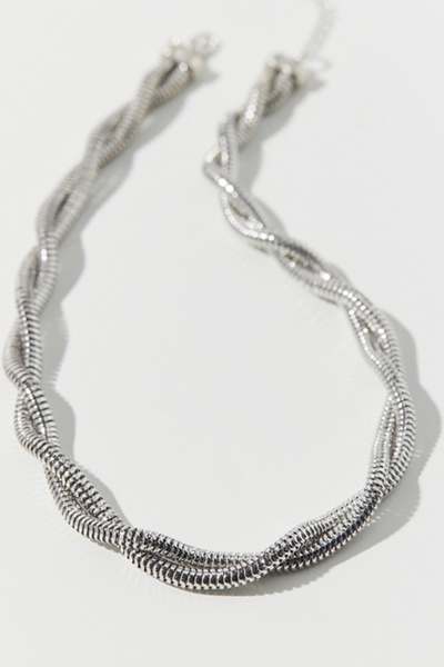 Sarah Twisted Snake Chain Necklace | Urban Outfitters