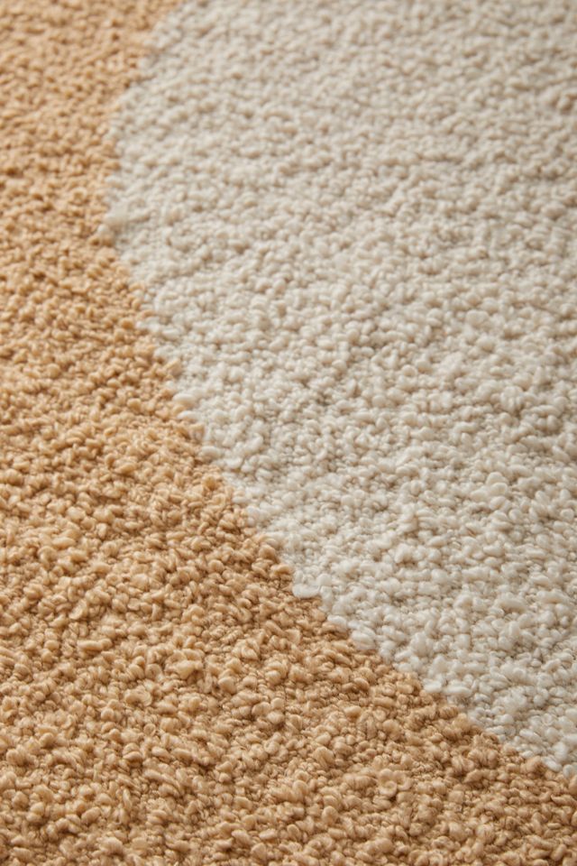 Big Dot Boucle Rug | Urban Outfitters