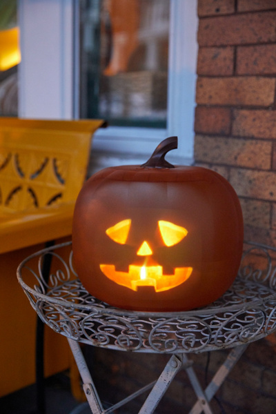 Jabberin’ Jack The Pumpkin Projector And Speaker | Urban Outfitters