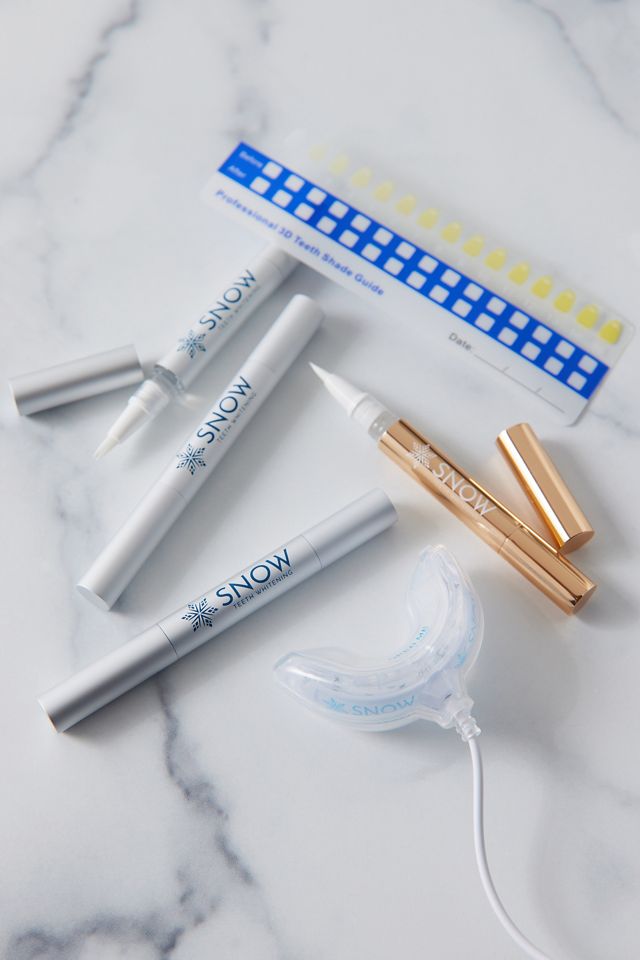 SNOW The Original Teeth Whitening Kit | Urban Outfitters