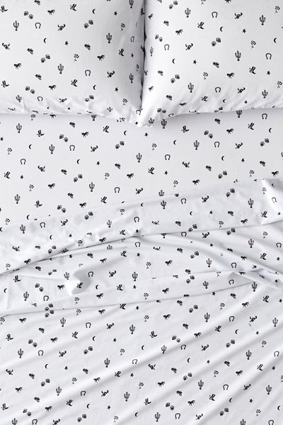 Bed Sheets: King, Queen, Full & Twin Sets | Urban Outfitters
