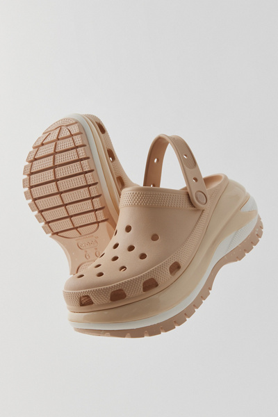 Crocs Mega Crush Clog | Urban Outfitters