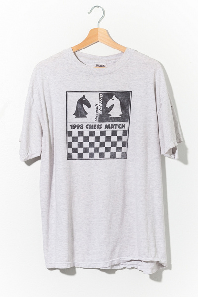 Vintage 1990s Chess Match Graphic T-Shirt Distressed | Urban Outfitters