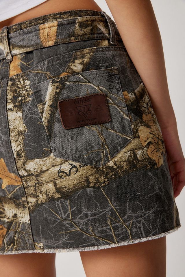GUESS ORIGINALS Realtree Camo Mini Skirt | Urban Outfitters