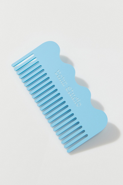 Vahz Studio Large Wavy Comb | Urban Outfitters Canada