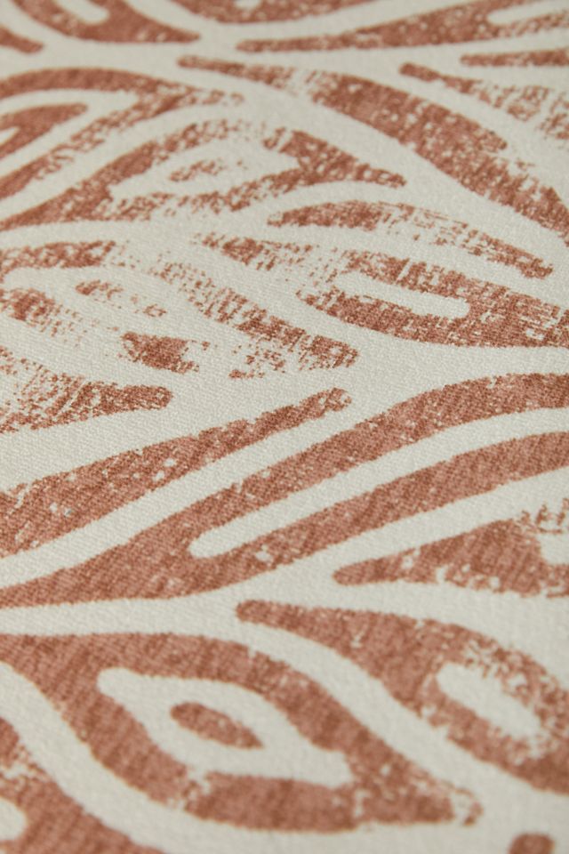 Leona Washable Rug | Urban Outfitters