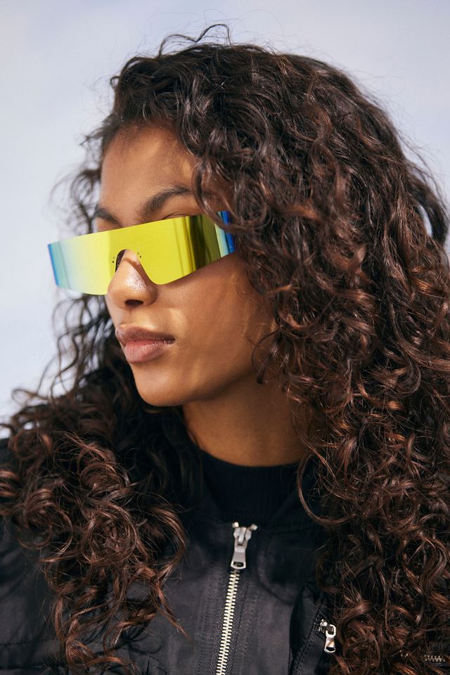 Dionne Slim Shield Sunglasses | Urban Outfitters Canada