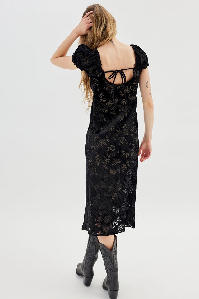 UO Becca Velvet Puff Sleeve Midi Dress | Urban Outfitters UO Becca Velvet Puff Sleeve Midi Dress | Urban Outfitters