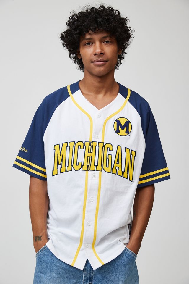 Mitchell & Ness University Of Michigan NCAA Baseball Tee | Urban Outfitters