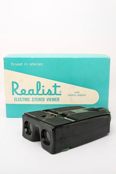 Acme Camera Co. Vintage Realist Electric Stereo Viewer | Urban Outfitters