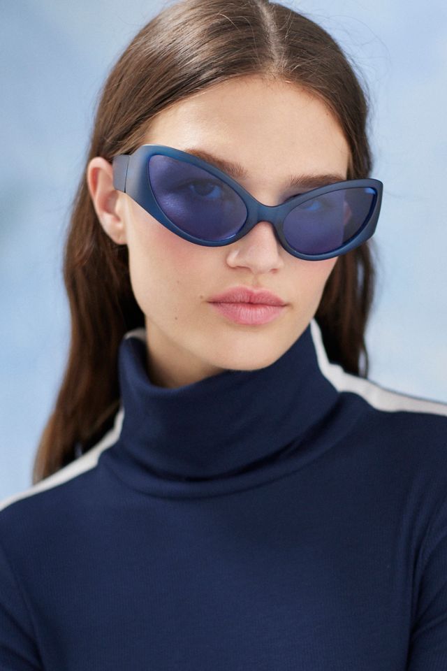 Buffy Oversized Bug Sunglasses | Urban Outfitters