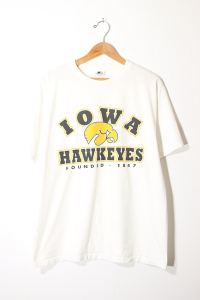 Vintage Universtiy of Iowa Hawkeyes T-shirt | Urban Outfitters