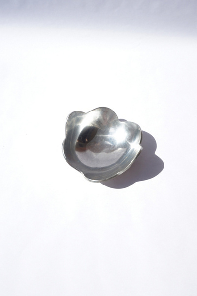 Vintage Metal Flower Catch-all | Urban Outfitters