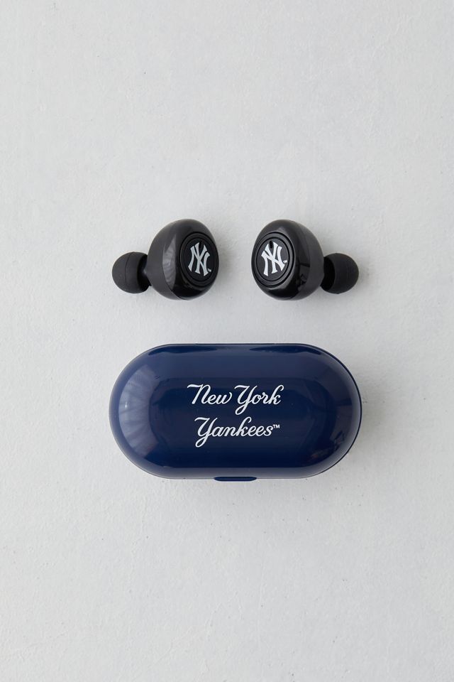 True Wireless MLB Headphones | Urban Outfitters