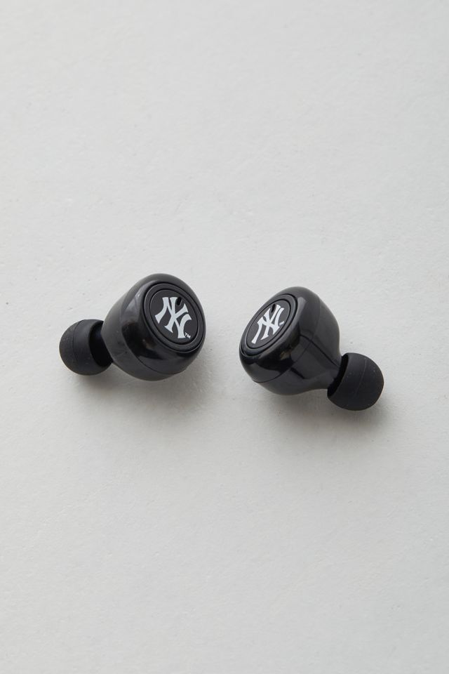 True Wireless MLB Headphones | Urban Outfitters