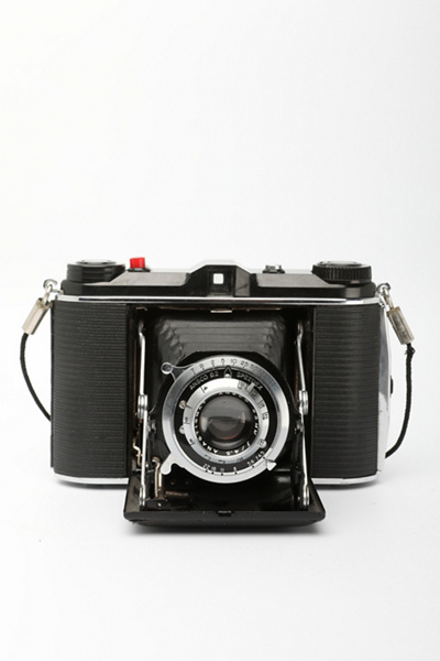 Acme Camera Co. Vintage Ansco B2 Speedex Folding Camera | Urban Outfitters