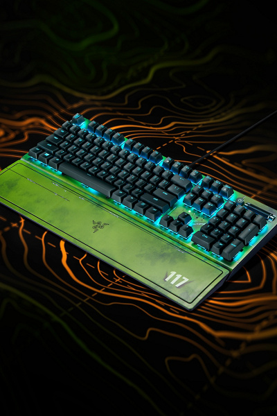 Razer BlackWidow V3 Halo Infinite Edition Keyboard | Urban Outfitters