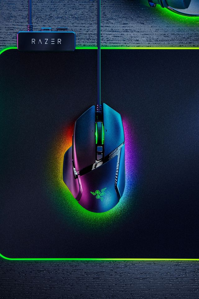 Razer Basilisk V3 Wired Gaming Mouse | Urban Outfitters