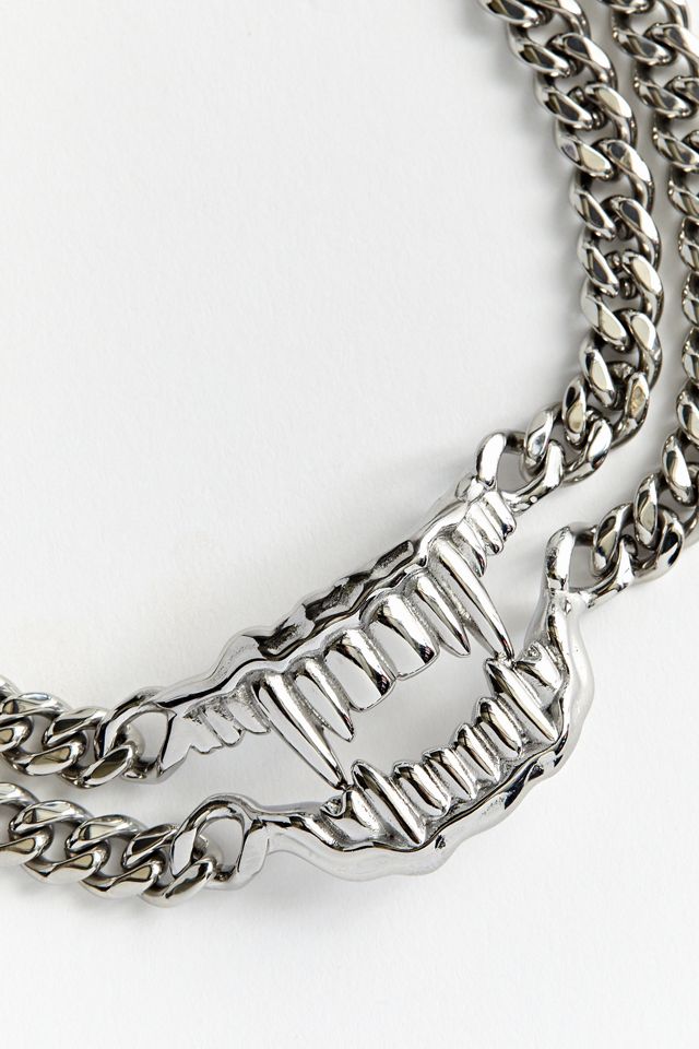 RARE-ROMANCE Bite Me Chain Necklace | Urban Outfitters Canada