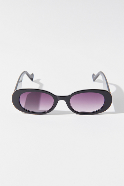 Clem Chunky Oval Sunglasses | Urban Outfitters