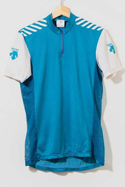 Vintage 1990s Japanese Descente Cycling Jersey | Urban Outfitters