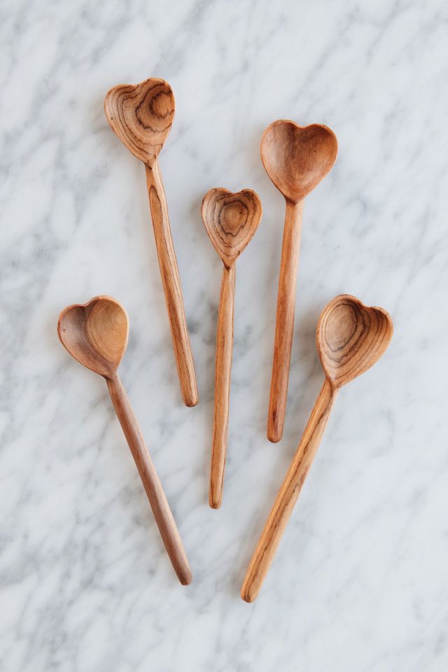 Roan Iris Wild Olive Wood Heart Spoon Set | Urban Outfitters