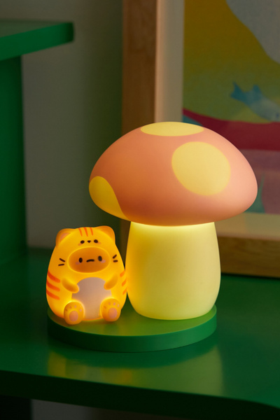 Smoko Tayto Potato Tabby Cat Lamp | Urban Outfitters