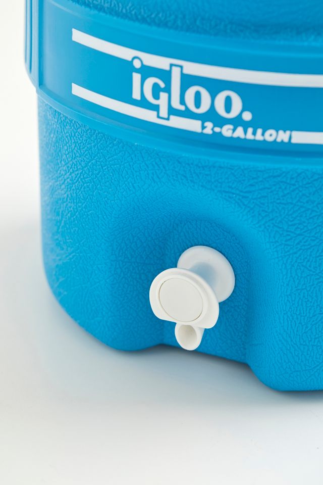 Igloo 2-Gallon Retro Barrel Of Fun Jug | Urban Outfitters