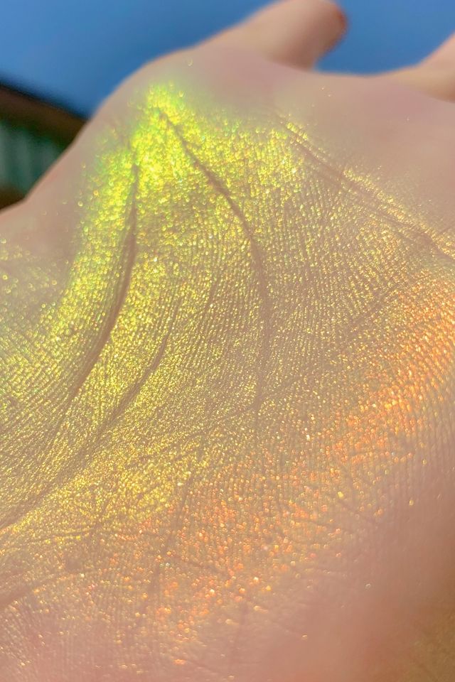 Kaleidos Makeup Space Age Multichrome Highlighter | Urban Outfitters