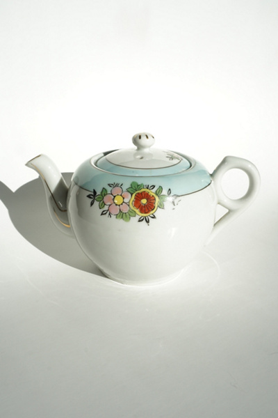 Vintage Flower Pattern Teapot | Urban Outfitters
