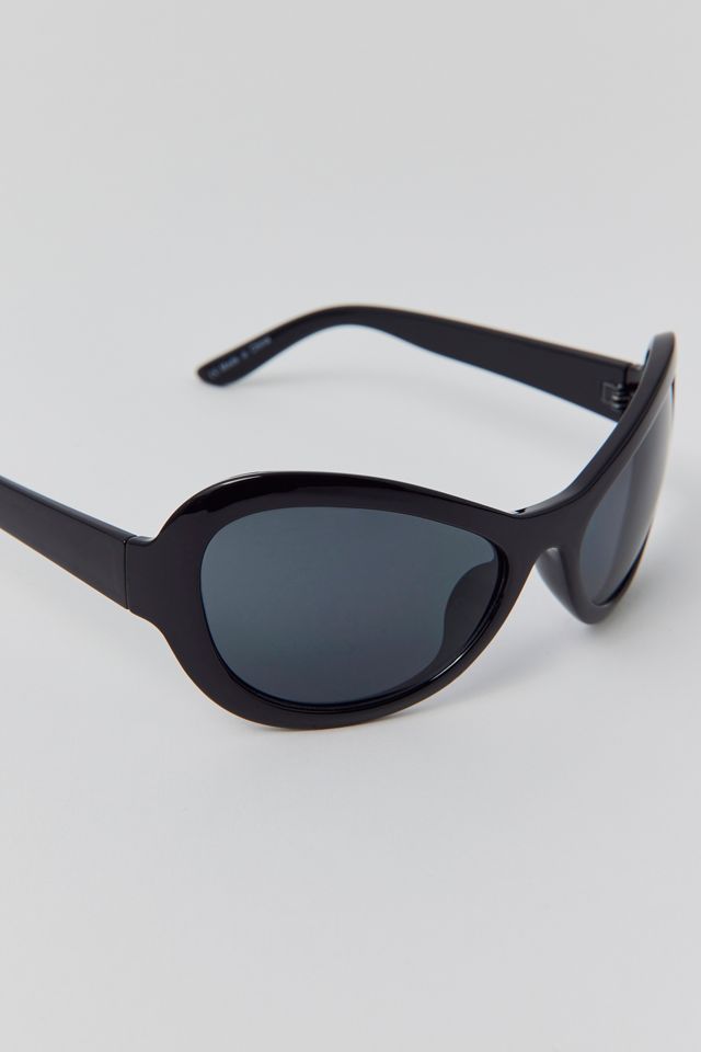 Nova Oversized Bug Sunglasses | Urban Outfitters