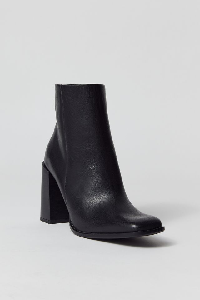 Intentionally Blank Passage Boot | Urban Outfitters