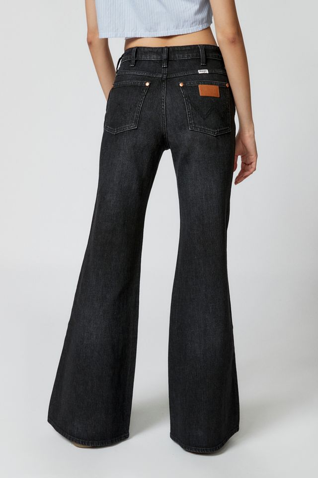 Wrangler Wanderer Flare Jean - Magic | Urban Outfitters
