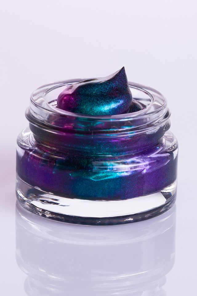 Karla Cosmetics Shadow Potion Silky Gel Eyeshadow | Urban Outfitters