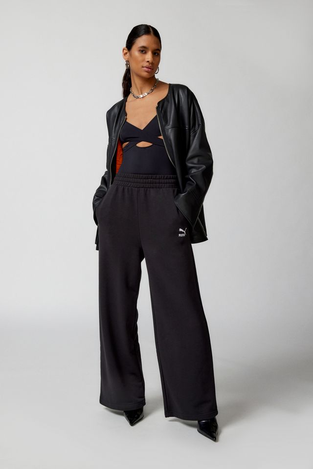 Puma Classics Relaxed Sweatpant | Urban Outfitters