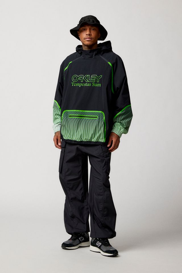 Oakley Tempestas Sum Anorak Jacket | Urban Outfitters
