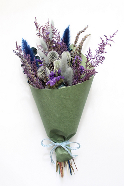 Roxanne’s Dried Flowers Midnight Garden Bouquet | Urban Outfitters
