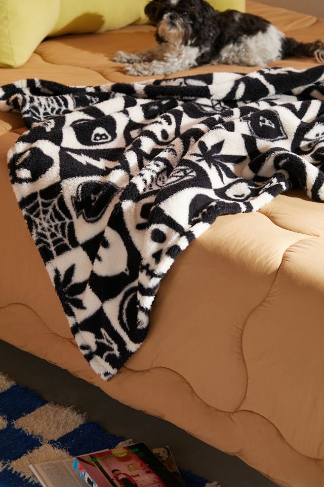 Printed Plush Throw Blanket | Urban Outfitters