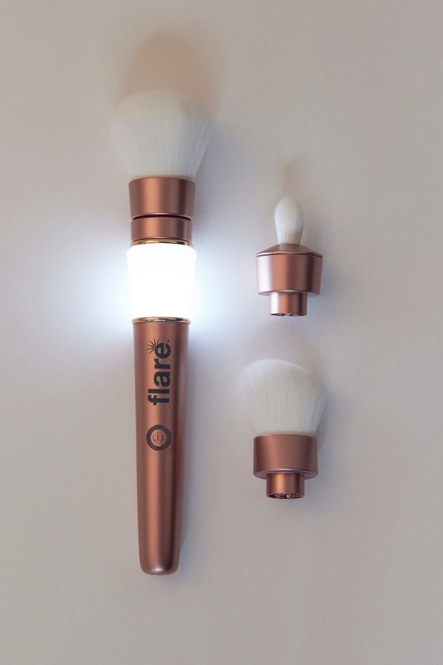 Flare Light Up Makeup Brush | Urban Outfitters