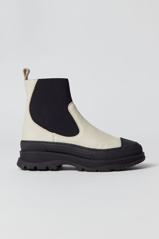 Intentionally Blank Court Chelsea Boot | Urban Outfitters